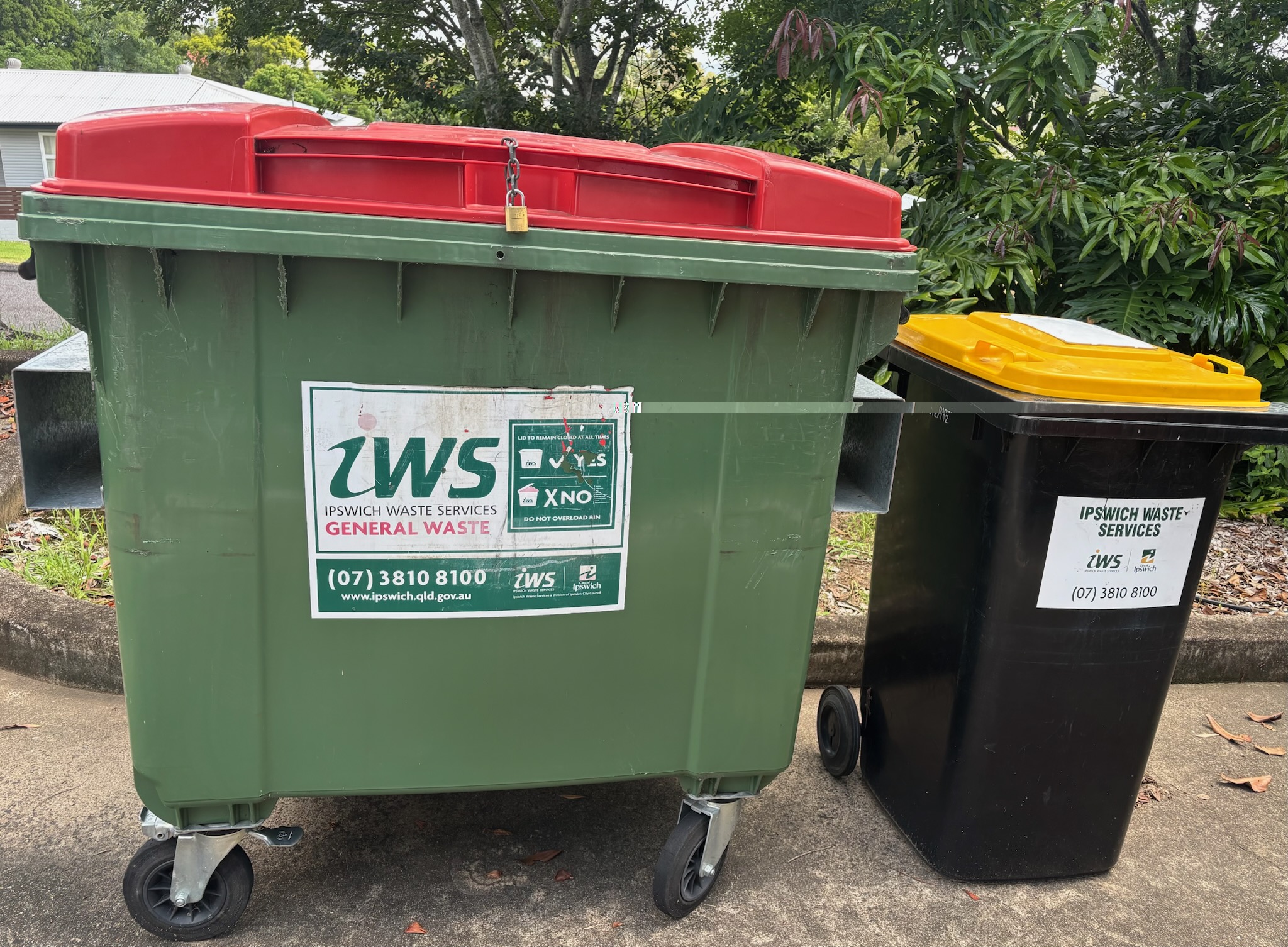 Garbage strike to go ahead after workers trashed pay deal - River 949